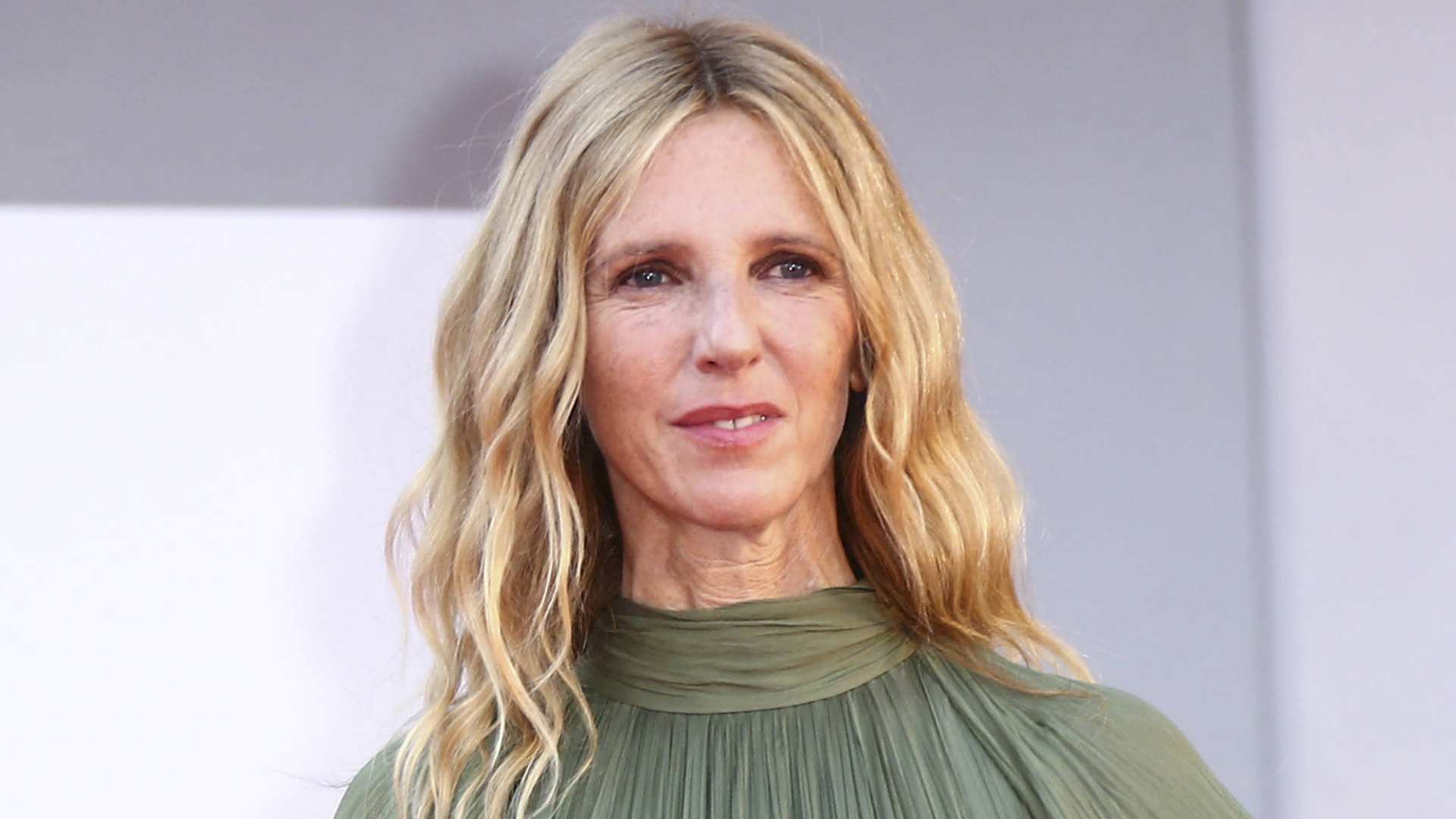 Sandrine Kiberlain : un modèle féminin français - La Loge Beauté